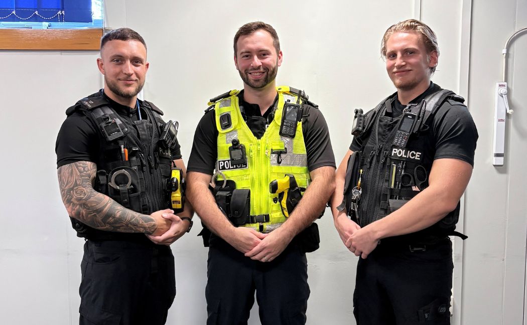Police officers rescue elderly man missing for more than 30 Hours in ...