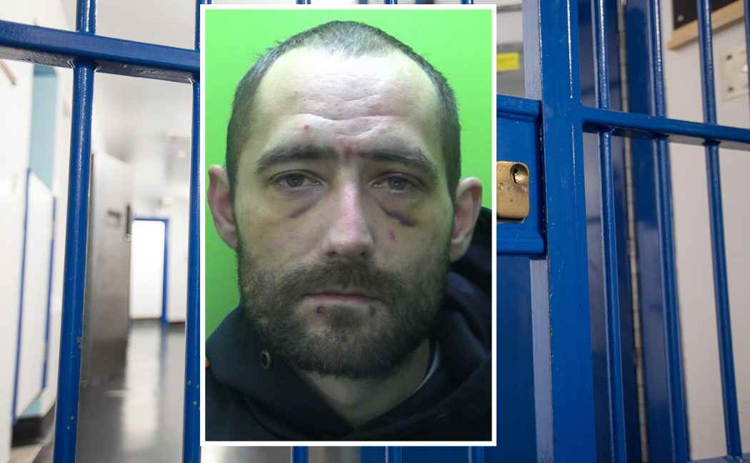 Pair let knifeman hide in loft | Nottinghamshire Police